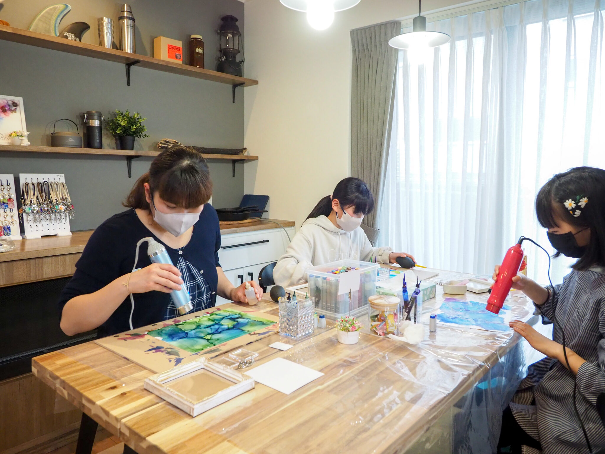 photos- アルコールインクアート｜ワークショップ - ALOHA100-新築デザイン住宅