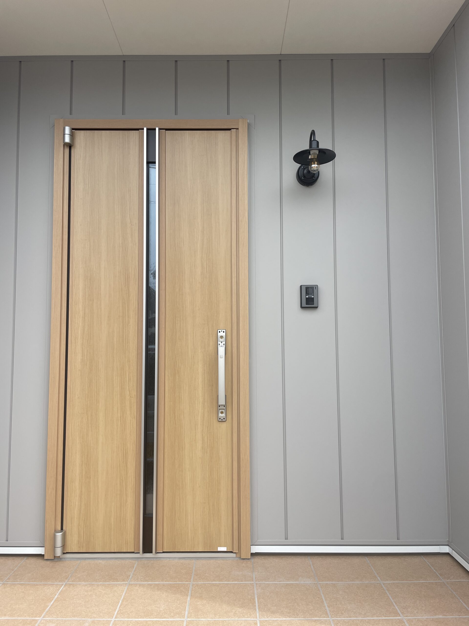 玄関ドアが重い！？高気密住宅だからこその悩み・・・ - ALOHA100-新築デザイン住宅