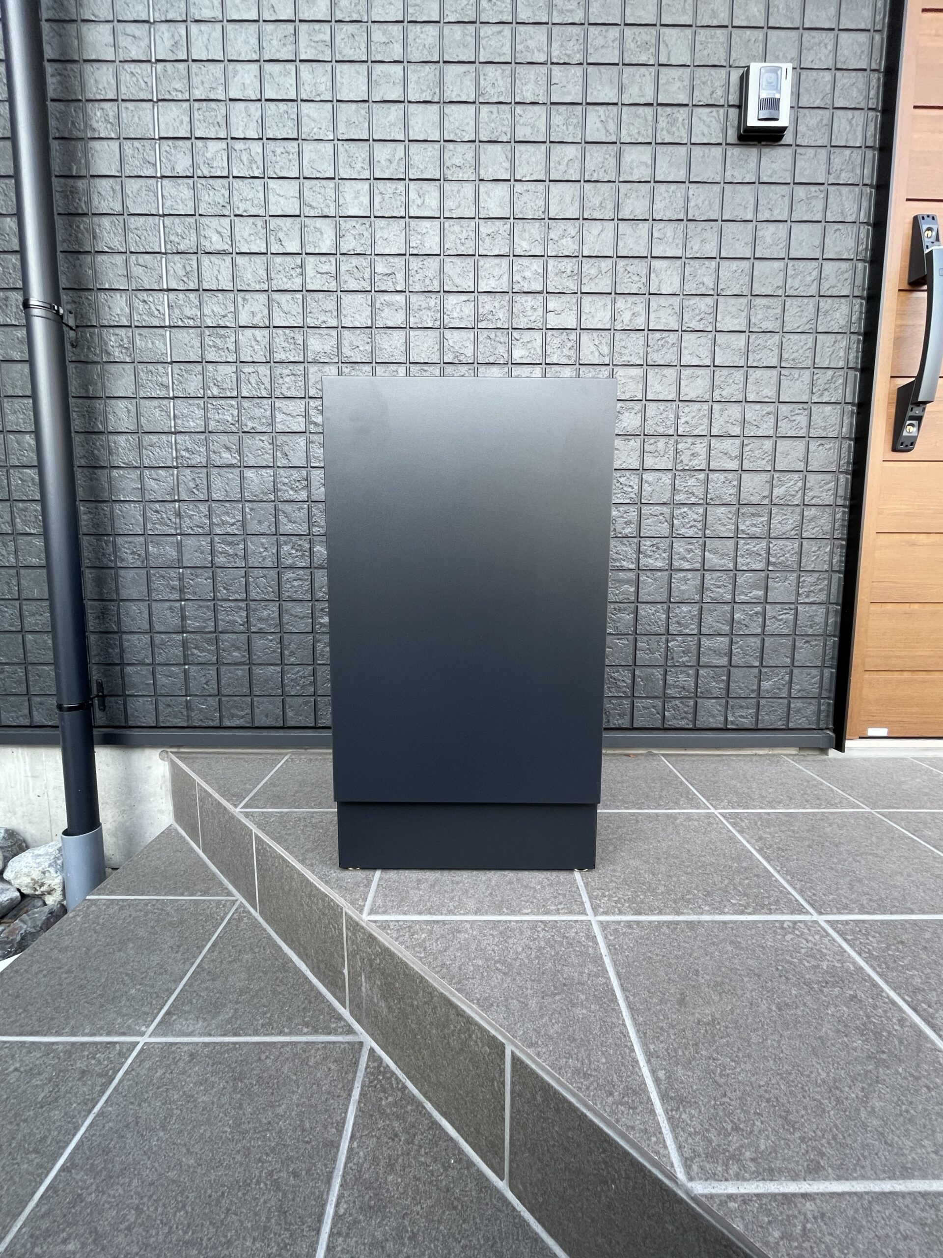 私も欲しい！誰でも簡単に設置できる宅配ボックス - ALOHA100-新築デザイン住宅